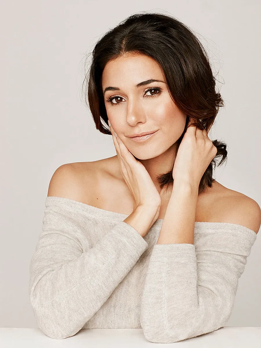 Emmanuelle Chriqui Entourage Behang 14,745 Emmanuelle Chriqui Photos