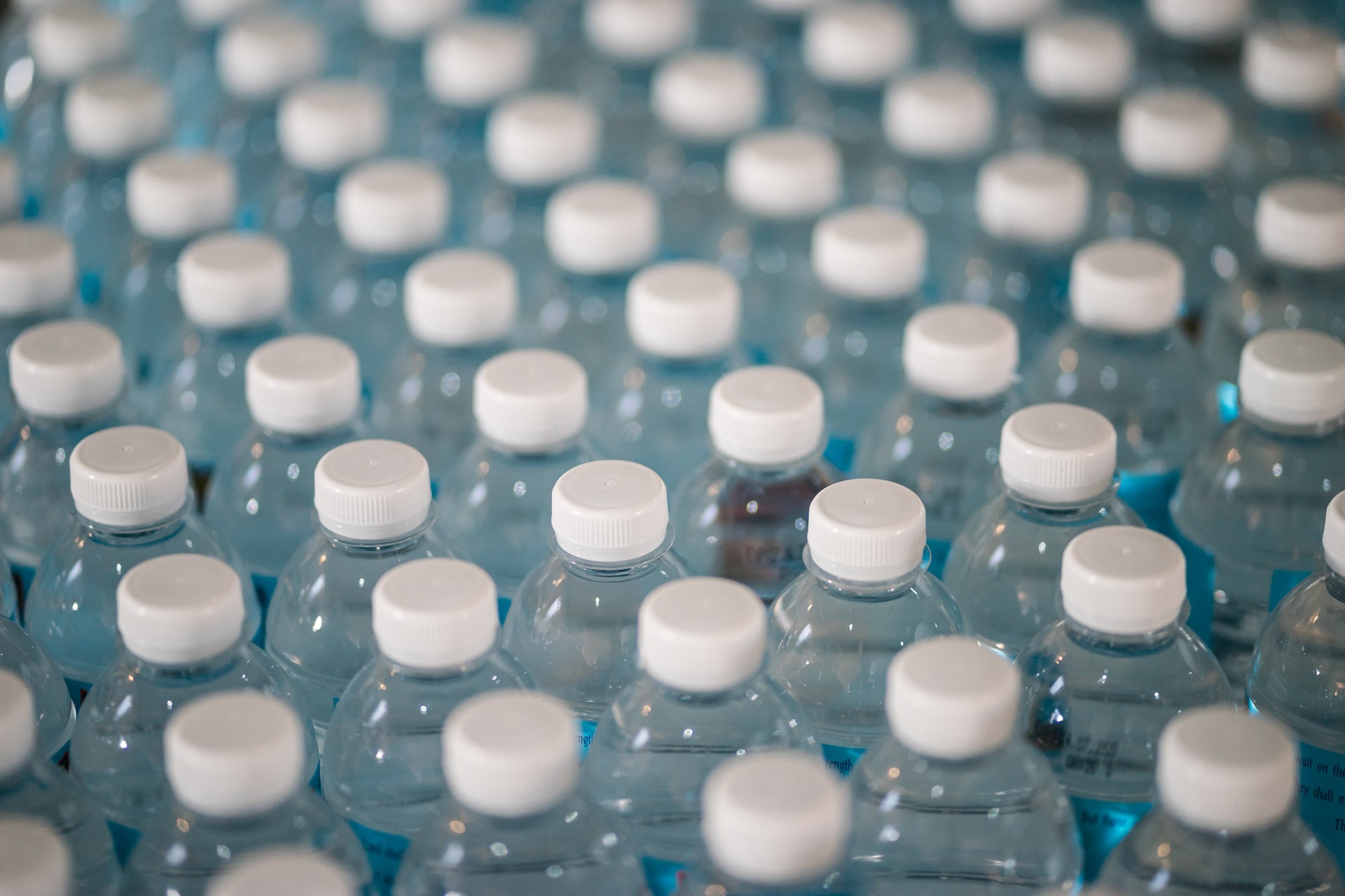 Ya viene la primera botella de agua biodegradable / The First ...
